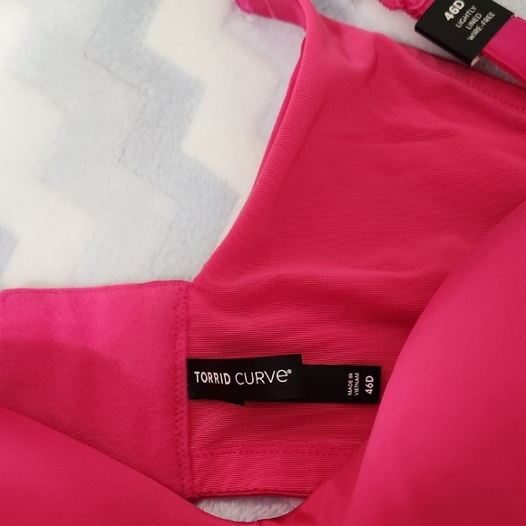 torrid | Intimates & Sleepwear | Torrid Vibrant Pink Bra | Poshmark